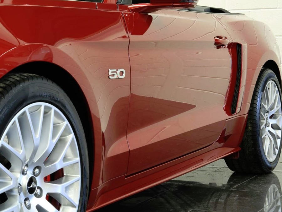 Mustang Clive Sutton