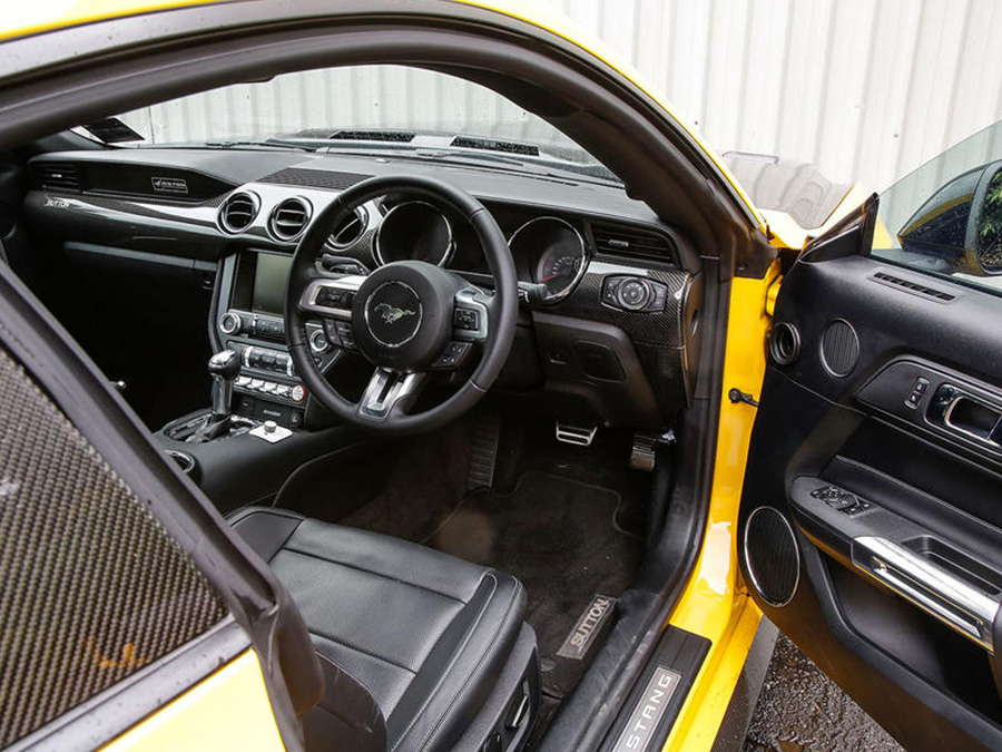 Mustang Clive Sutton